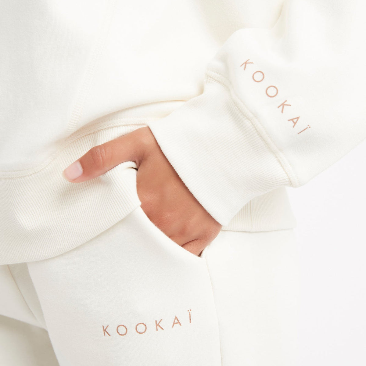 Jenna Logo Sweater – NZ KOOKAÏ